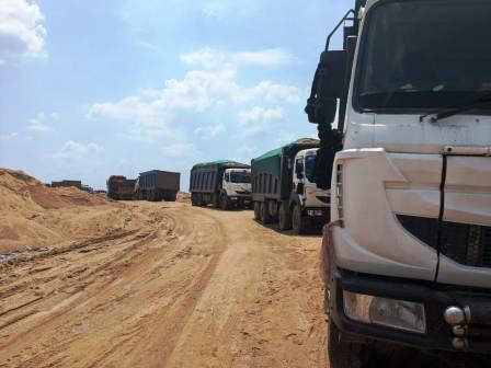 गरियाबंद में अवैध रेत खनन पर जिला प्रशासन की बड़ी कार्रवाई, 4 करोड़ से ...